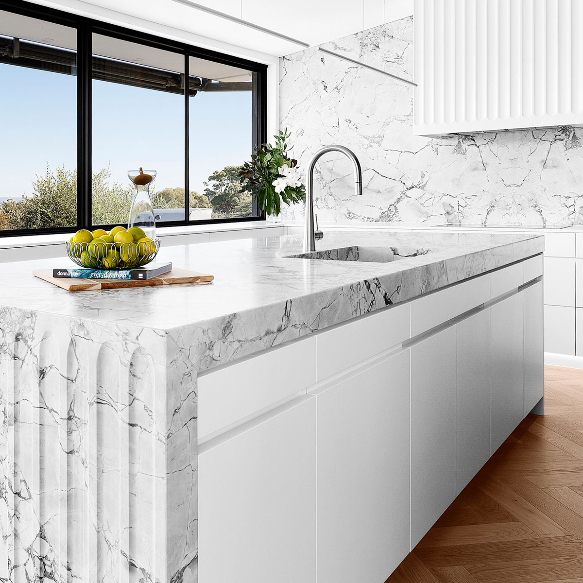 Maximizing Space: The Ultimate Walk in Robe Guide